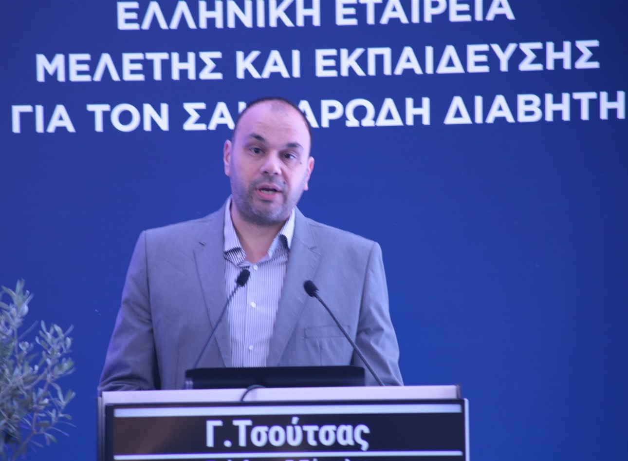 Ο ενδοκρινολόγος - διαβητολόγος Γεώργιος Τσούτσας, στον 102FM | «Φωνές ...
