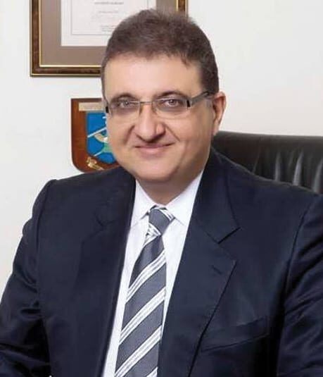 Ο πρόεδρος του Πανελλήνιου Ιατρικού Συλλόγου Αθανάσιος Εξαδάκτυλος ...